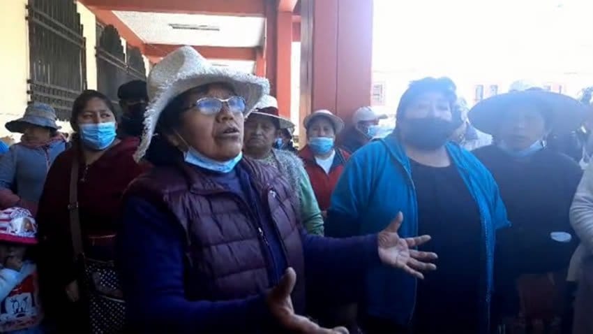 Piden retiro de comerciantes ambulantes del mercado Bellavista de Puno ...